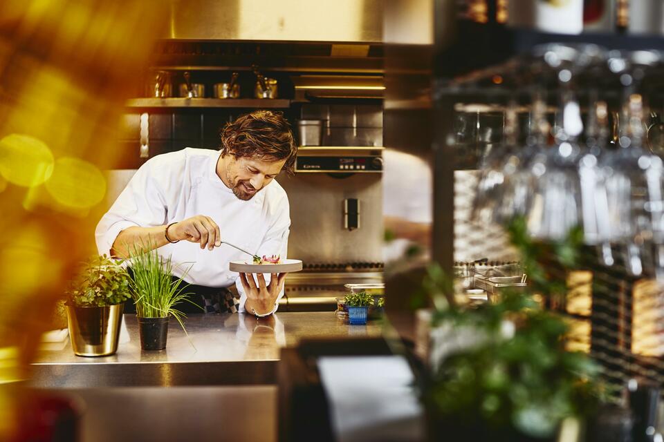 Travailler comme cuisinier : fiche métier et salaire